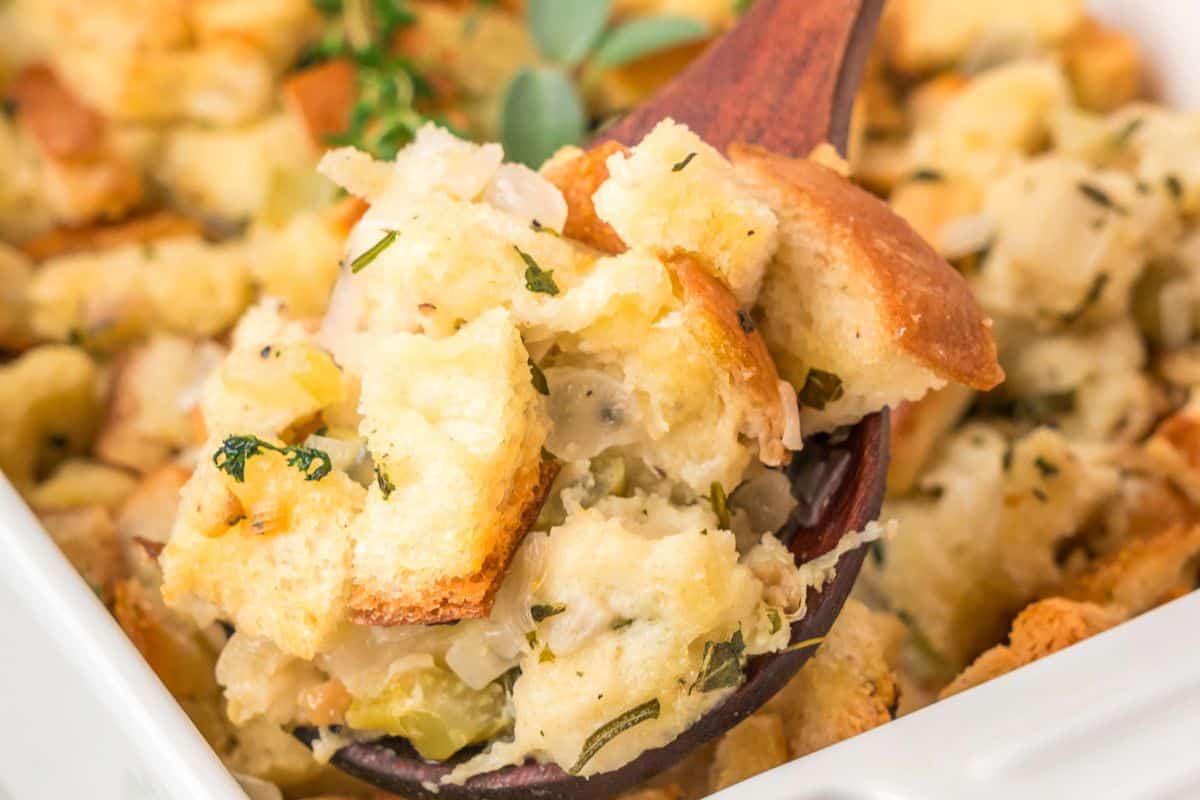 Homemade Traditional Bread Stuffing (Thanksgiving Recipe) - Blues Best Life