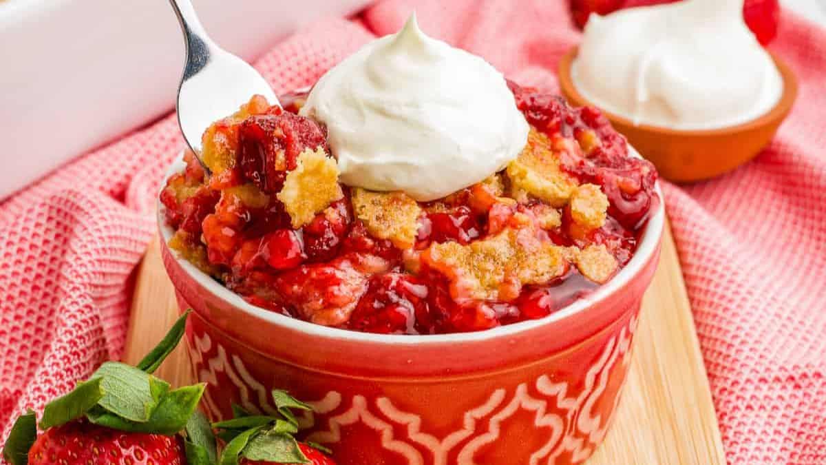 18 Easy Dump Cakes With Box Cake Mix - Blues Best Life