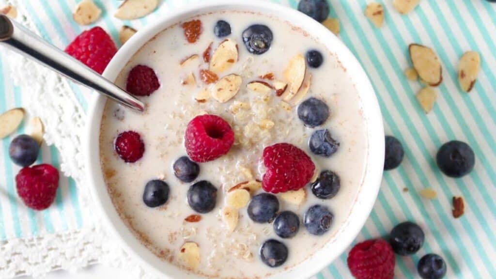 10 Easy Breakfast Bowls For Meal Prep - Blues Best Life
