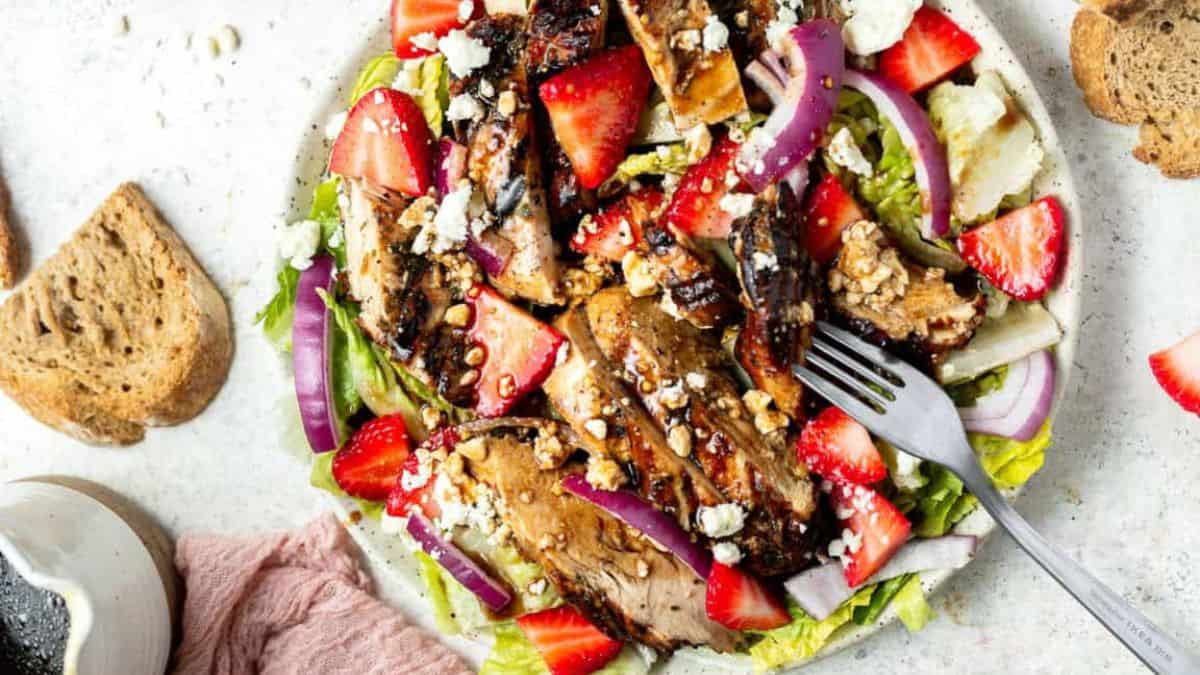 8 Light Meals That Actually Satisfy - Blues Best Life