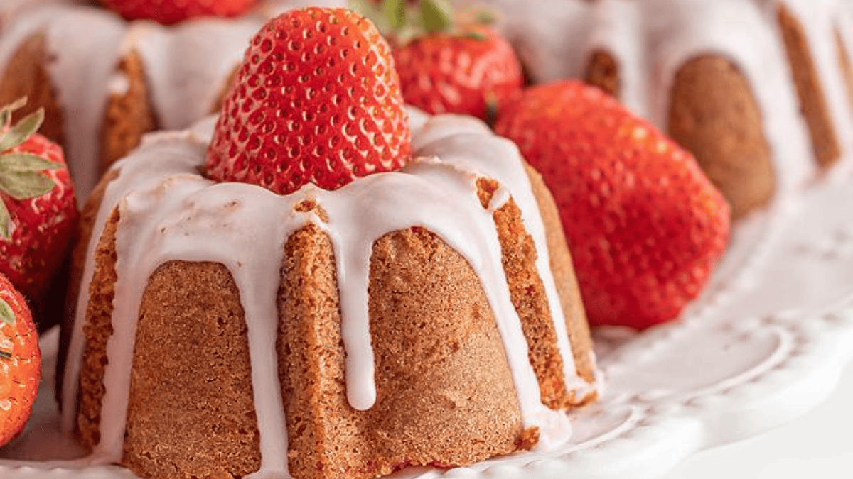 10 Mini Bundt Cake Recipes - Blues Best Life