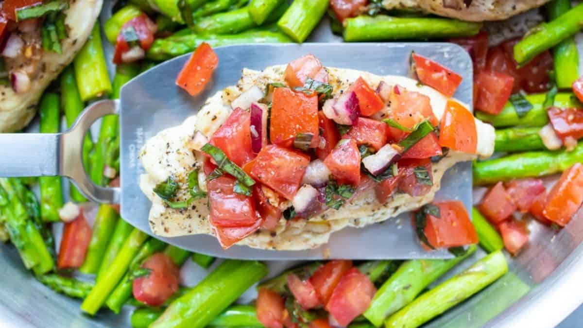 8 Light Meals That Actually Satisfy - Blues Best Life