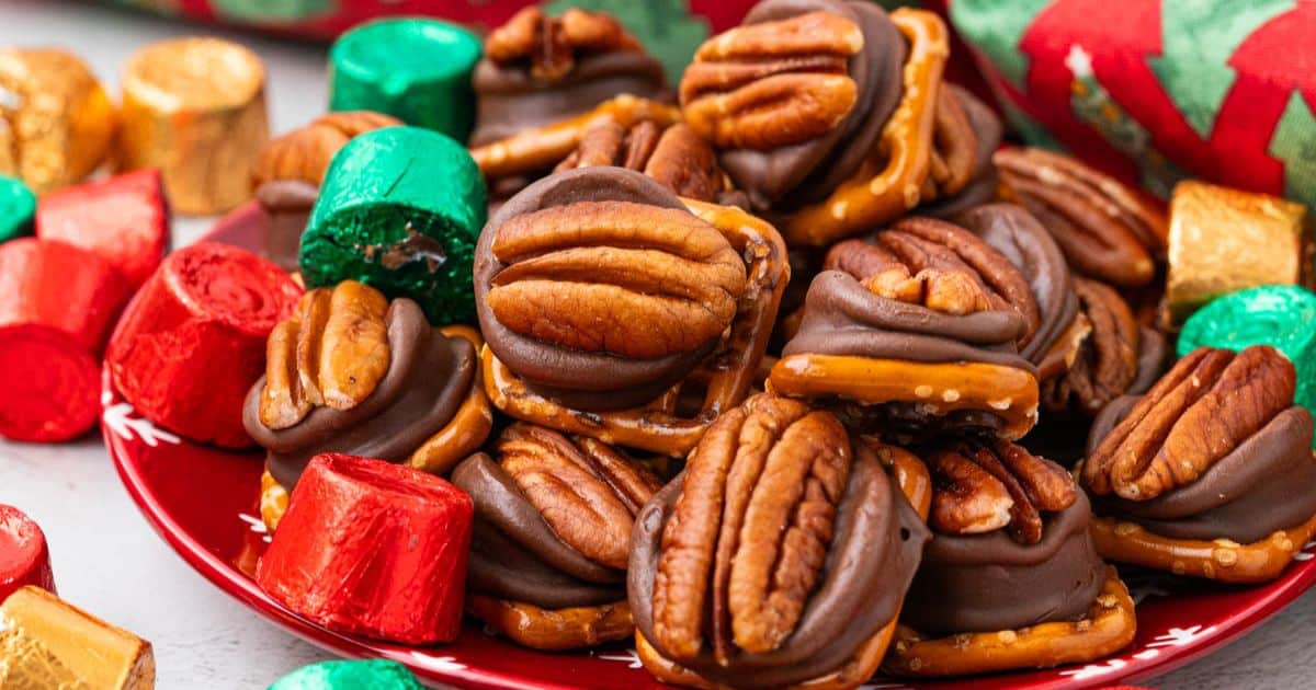 Christmas Rolo Pretzel Turtles - Blues Best Life