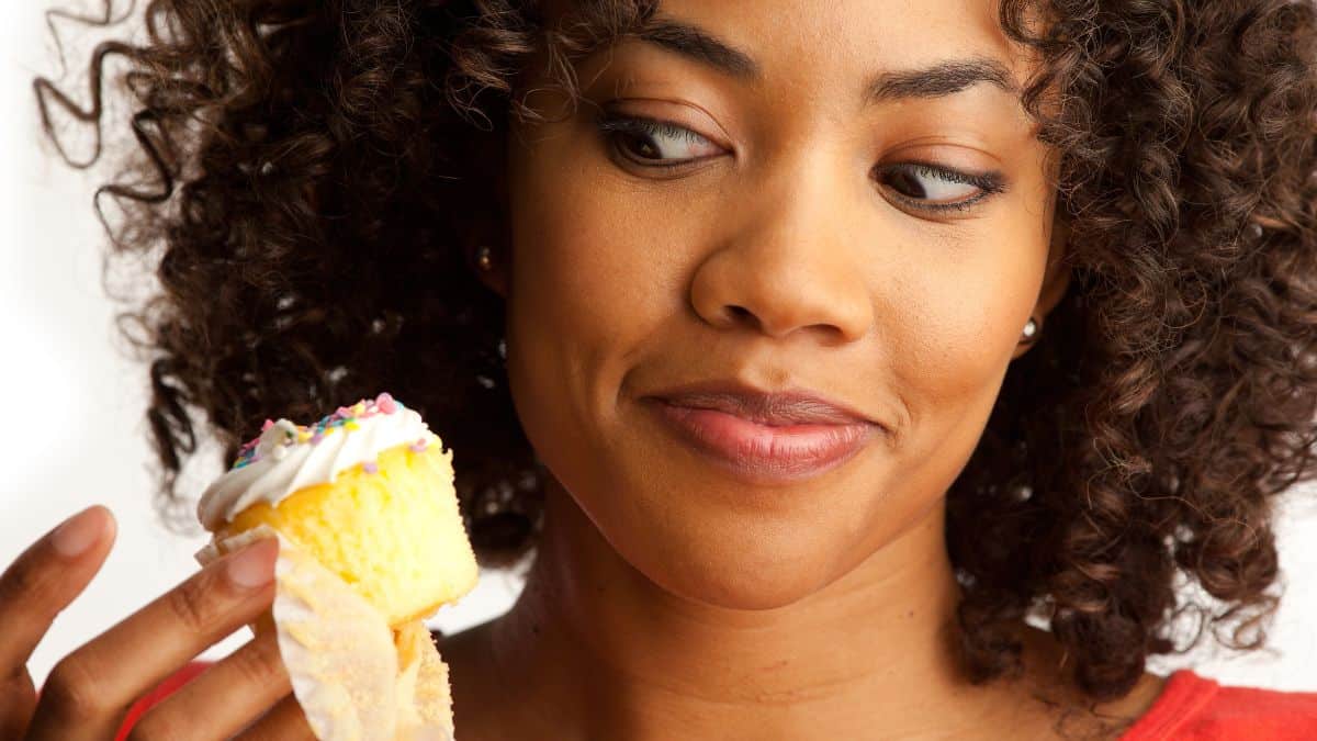 15 Strange and Surprising Foods People Put Inside Cupcakes - Blues Best ...