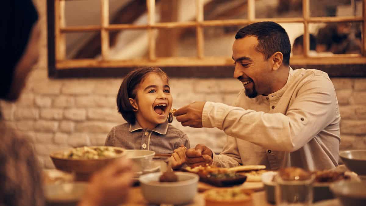 6 Foods Every '80s Dinner Table Was Practically Built Around - Blues ...