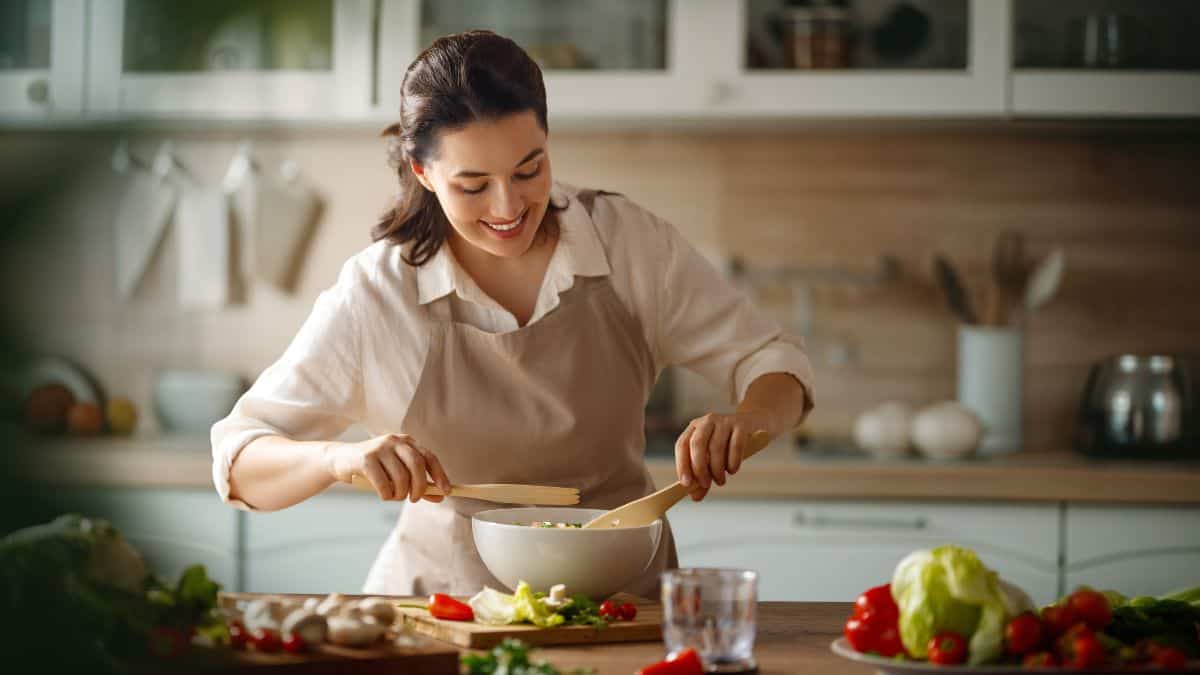 6 Old-School Dinners That Prove Our Grandparents Could Make a Feast Out ...